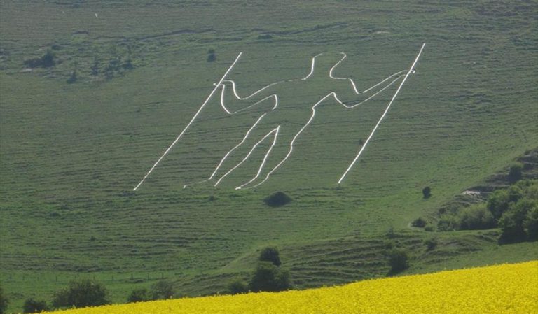 The English Geoglyphs - The Ancient Connection