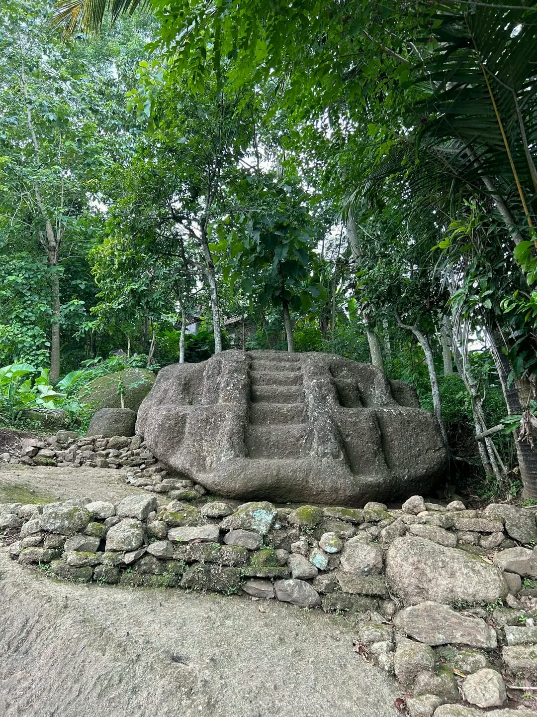 Megaliths of Sundaland - The Ancient Connection